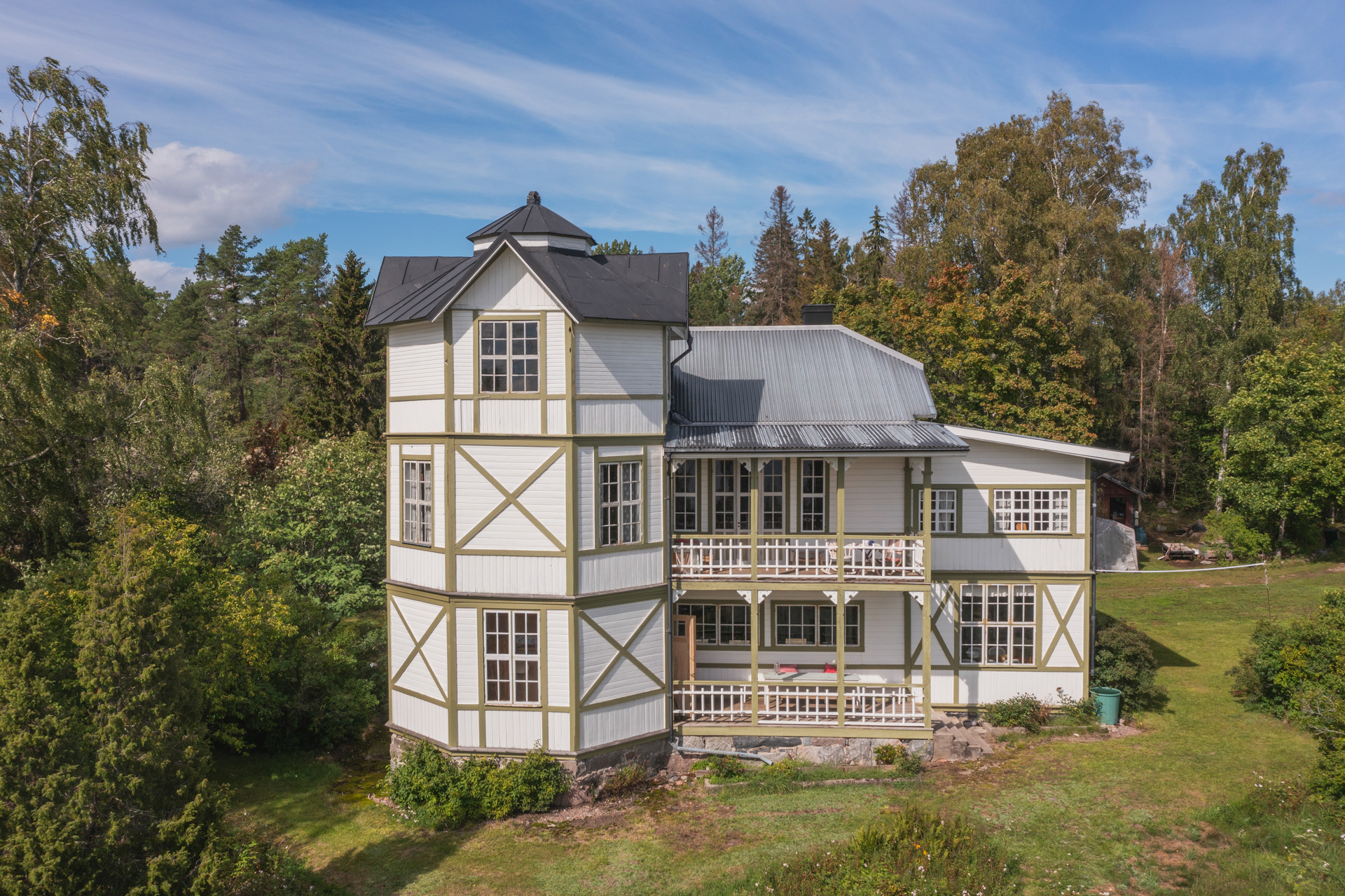 Vackert hus med rik historia | Sjönära Fastigheter